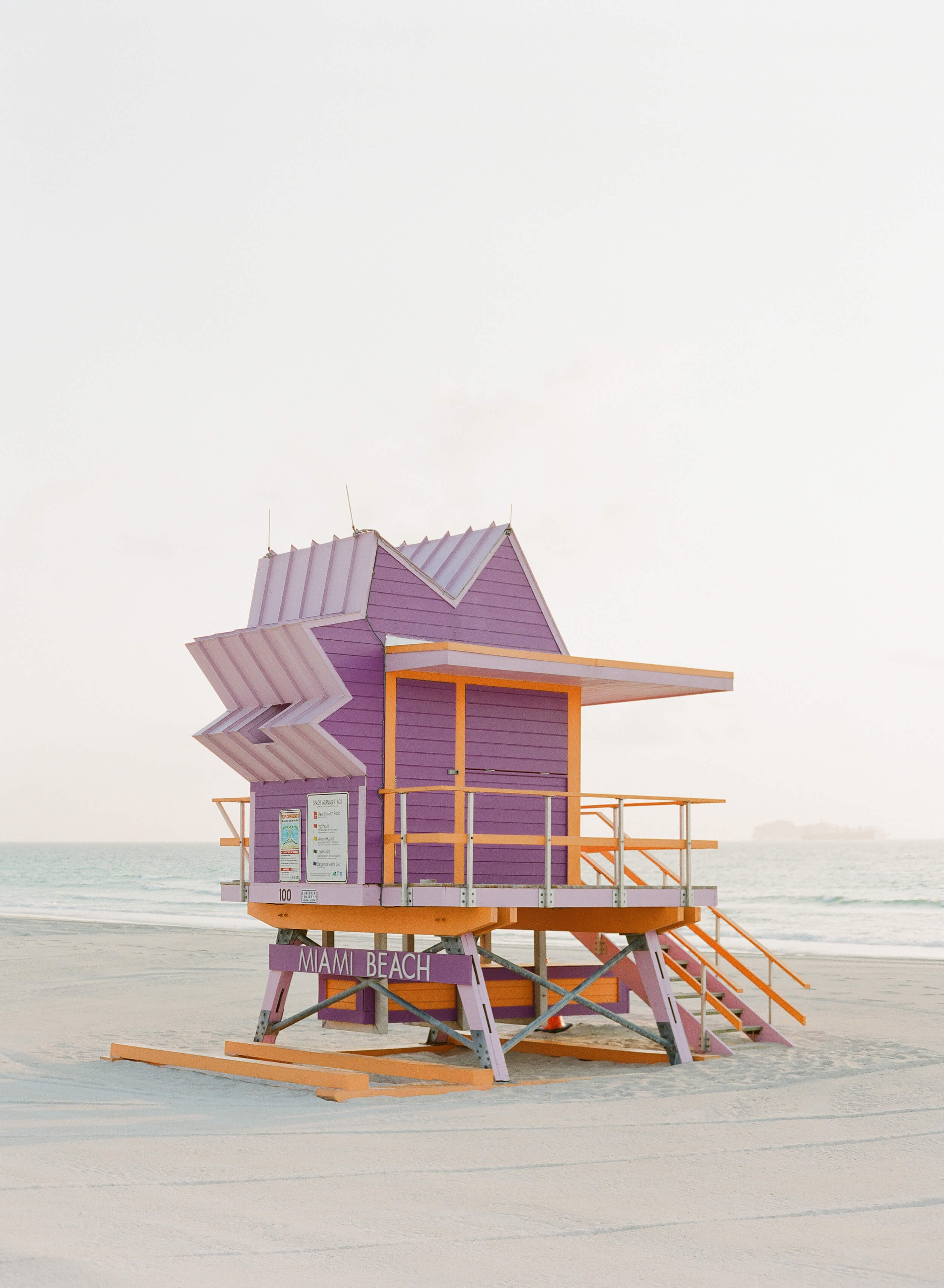 100 Lifeguard Tower – KT Merry Fine Art