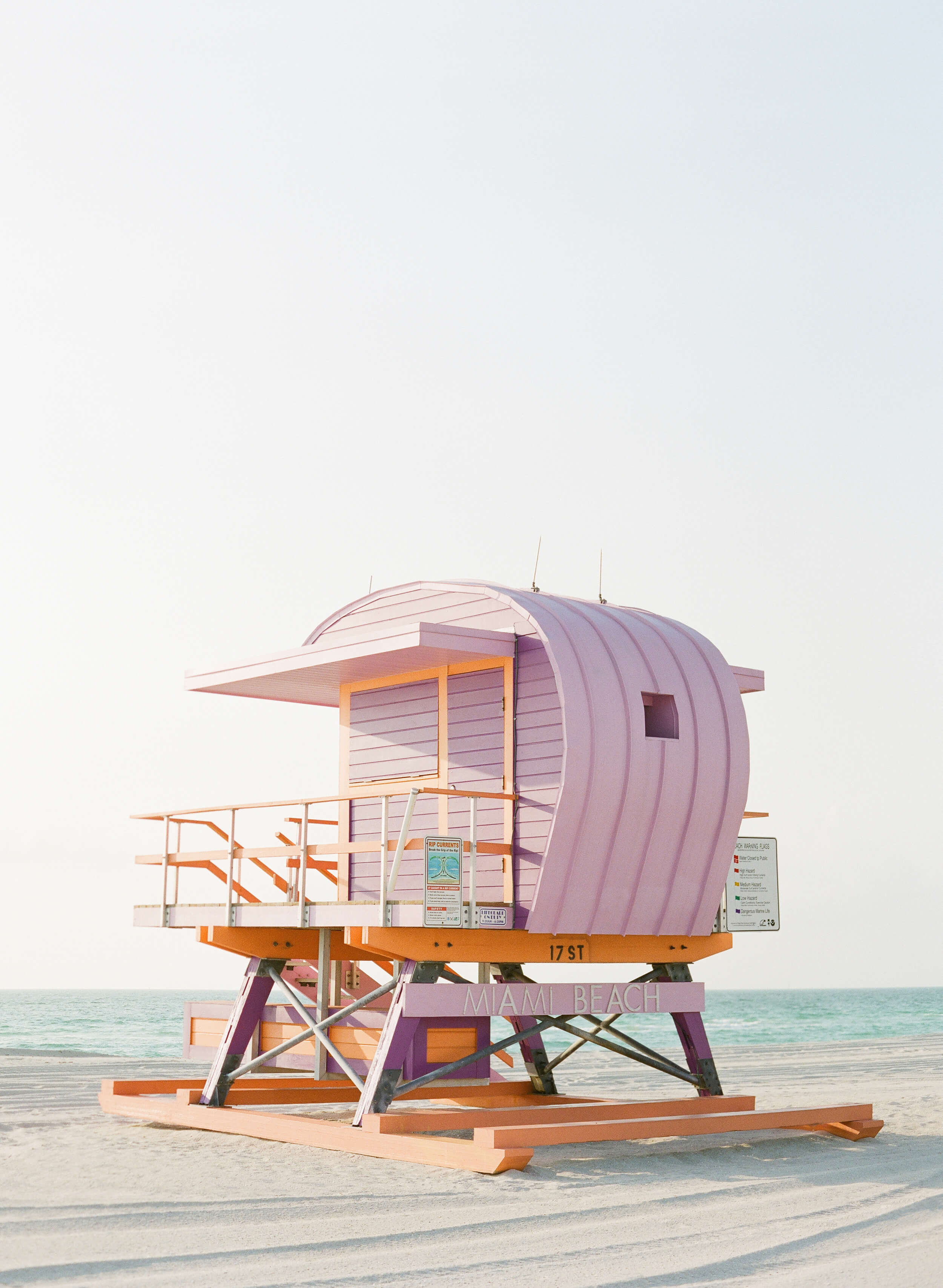 17th Street Lifeguard Tower – KT Merry Fine Art