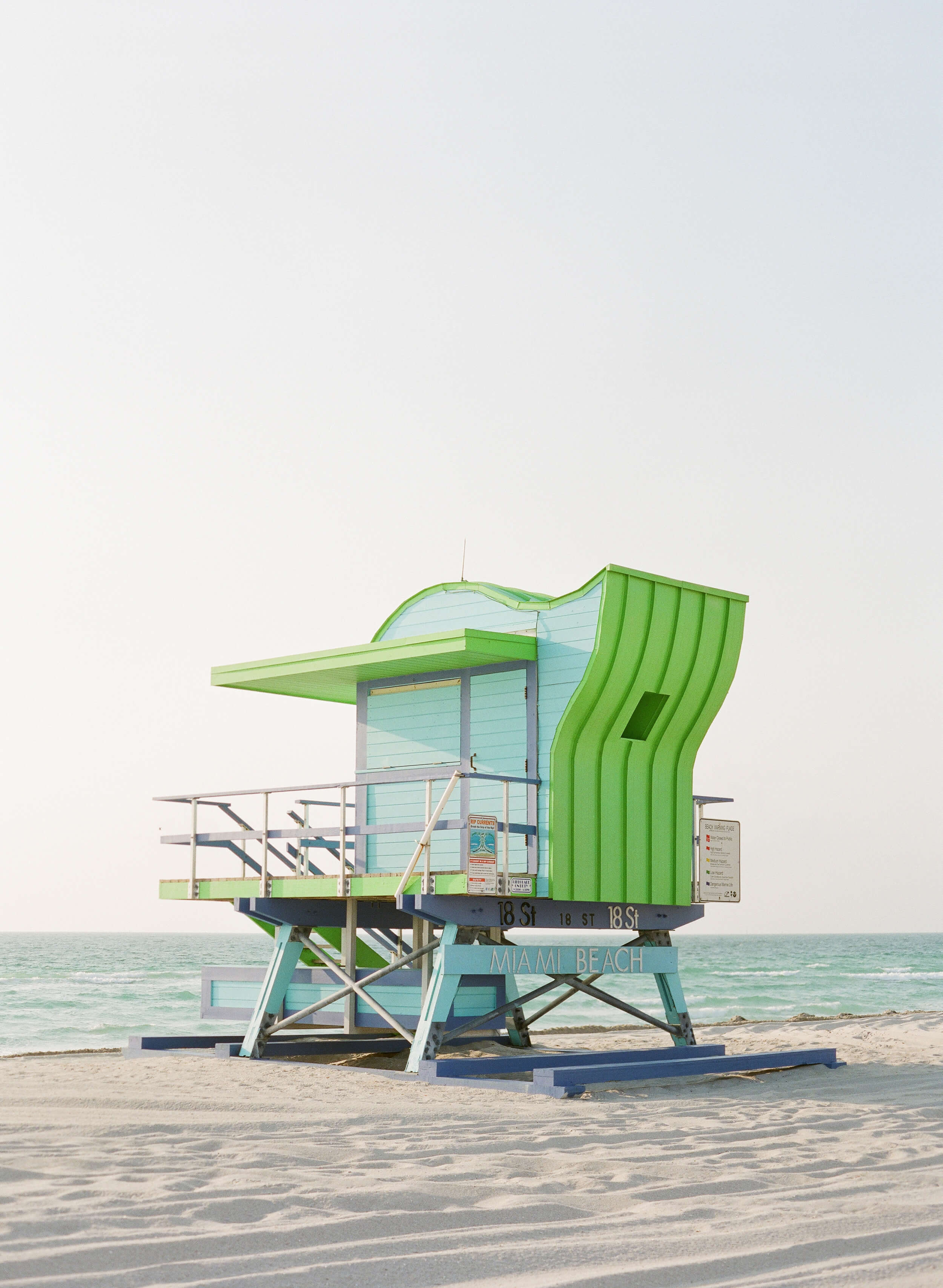 18th Street Lifeguard Tower – KT Merry Fine Art